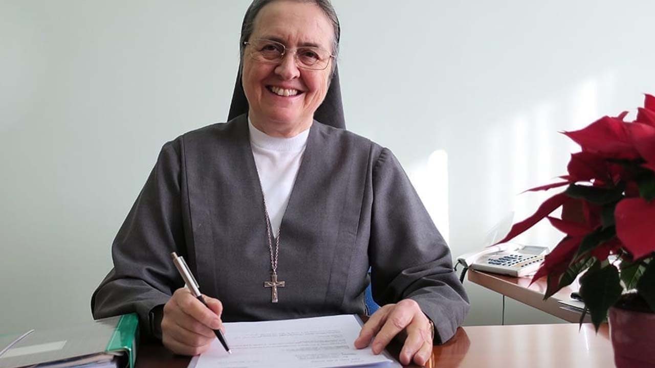 Irmã Chiara Cazzuola eleita Superiora Geral do Instituto FMA - Vatican News